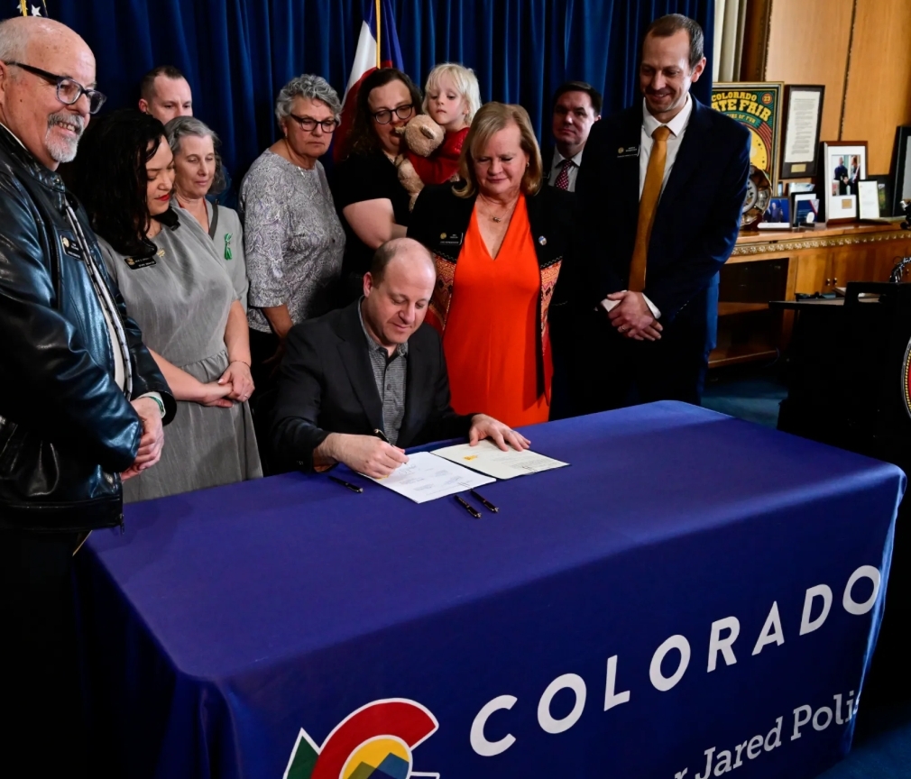 Colorado Signs New Sweeping Gun Control Law - Steadfast Daily